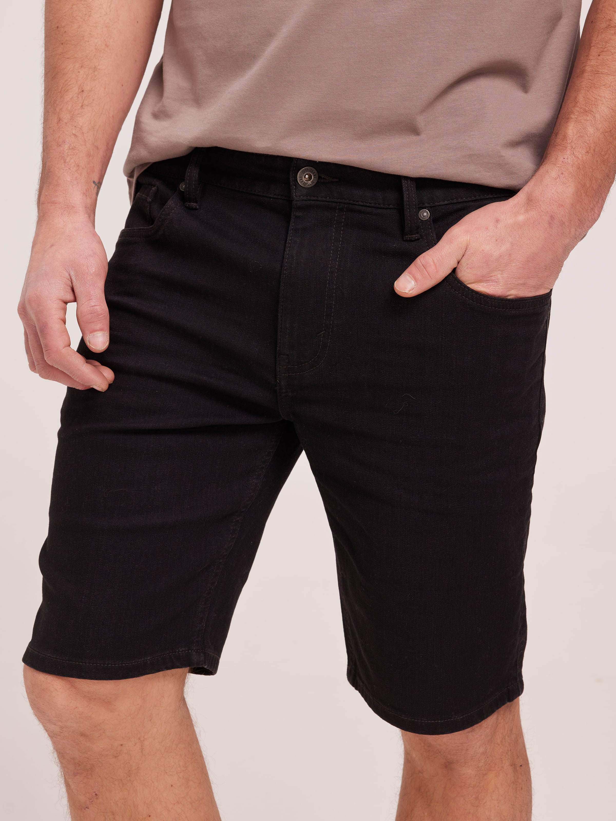 Power Stretch Slim Short Jet Black - Just Jeans Online
